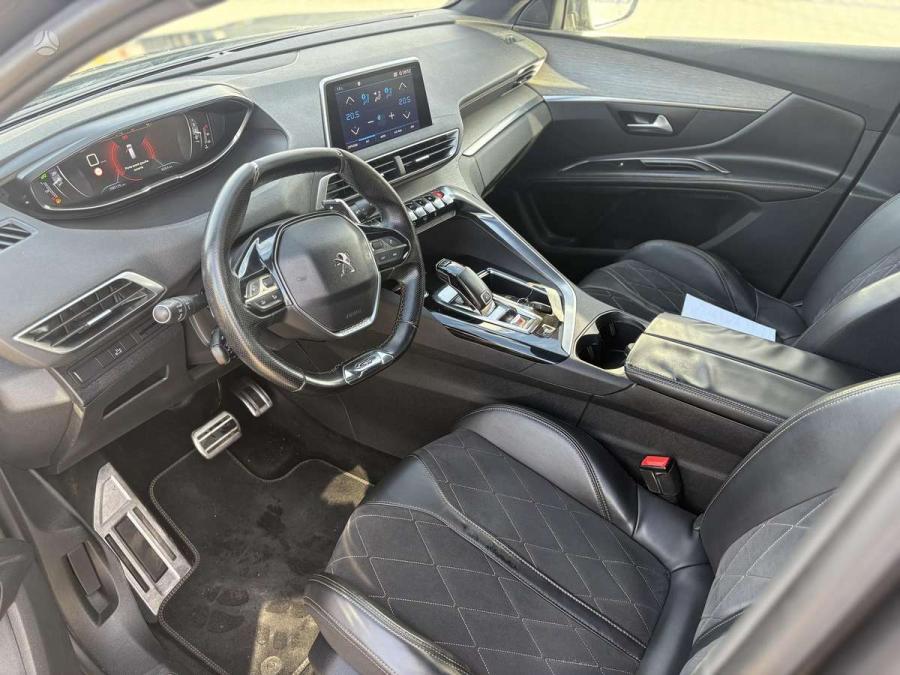 Grey Peugeot 5008 2018 in Taurage, with an engine capacity of 2.00 L and mileage of 290 thousand km for 10700 €, photo 15 on AUTOMOTO.COM.LV
