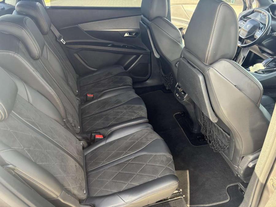 Grey Peugeot 5008 2018 in Taurage, with an engine capacity of 2.00 L and mileage of 290 thousand km for 10700 €, photo 16 on AUTOMOTO.COM.LV