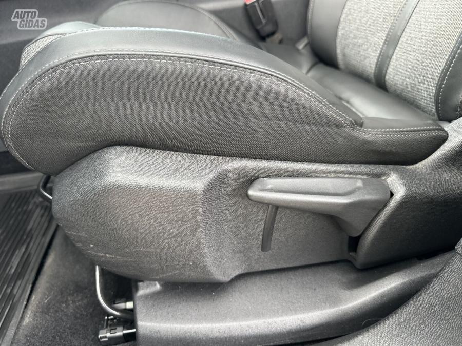 Grey Peugeot 5008 2018 in Klaipeda, with an engine capacity of 1.60 L and mileage of 119 thousand km for 17200 €, photo 14 on AUTOMOTO.COM.LV