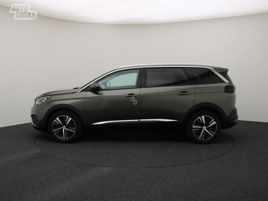 Grey Peugeot 5008 2019 in Vilnius, with an engine capacity of 1.50 L and mileage of 175 thousand km for 16499 €, photo 6 on AUTOMOTO.COM.LV