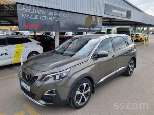 Grey Peugeot 5008 2019 in Riga, with an engine capacity of 1.50 L and mileage of 113 thousand km for 16800 €, photo  on AUTOMOTO.COM.LV