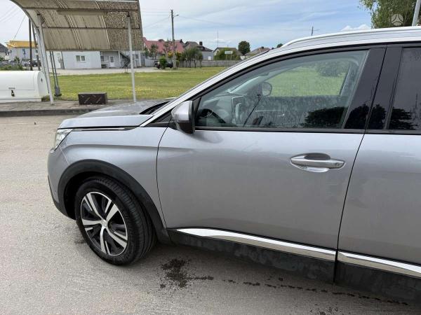 Grey Peugeot 5008 2019 in Taurage, with an engine capacity of 1.20 L and mileage of 176 thousand km for 11200 €, photo 2 on AUTOMOTO.COM.LV