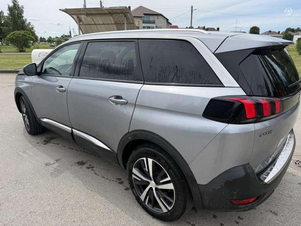 Grey Peugeot 5008 2019 in Taurage, with an engine capacity of 1.20 L and mileage of 176 thousand km for 11200 €, photo 4 on AUTOMOTO.COM.LV