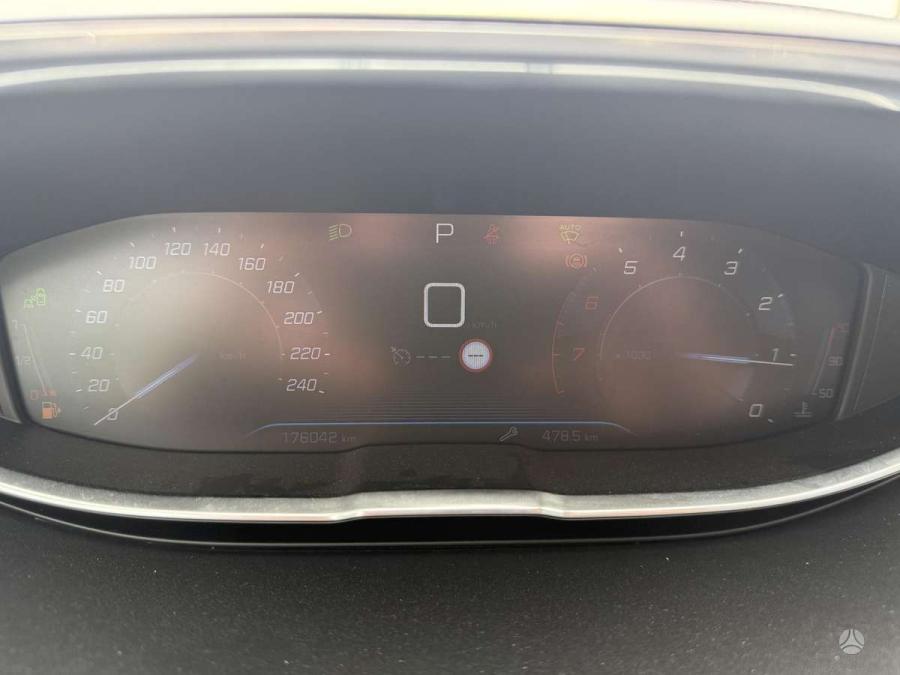 Pelēks Peugeot 5008 2019 Tauragė, ar dzinēja tilpumu 1.20 L un nobraukumu 176 tūkst. km par 11200 €, foto 17 vietnē AUTOMOTO.COM.LV