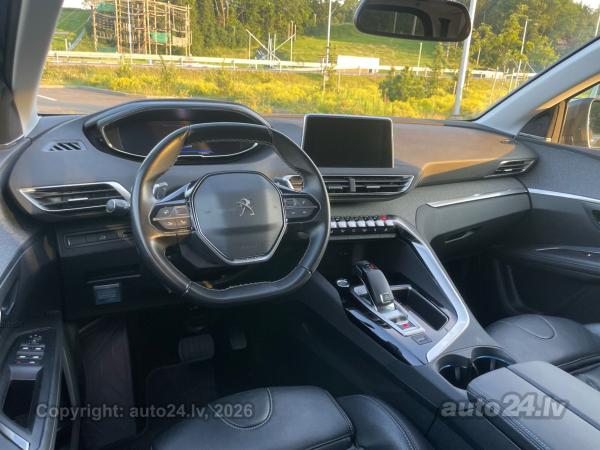 Grey Peugeot 5008 2019 in Tallinn, with an engine capacity of 1.20 L and mileage of 207 thousand km for 14900 €, photo 6 on AUTOMOTO.COM.LV