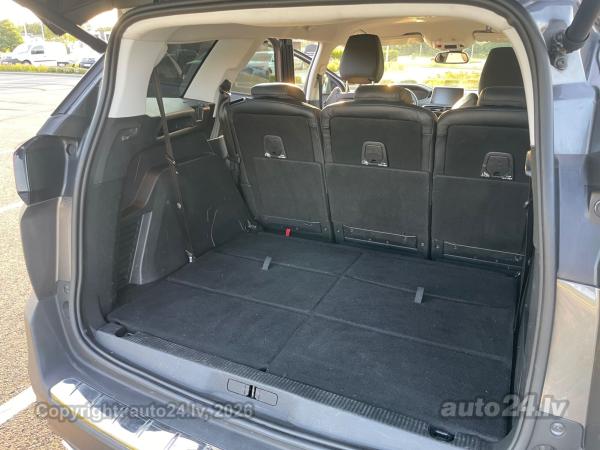 Grey Peugeot 5008 2019 in Tallinn, with an engine capacity of 1.20 L and mileage of 207 thousand km for 14900 €, photo 9 on AUTOMOTO.COM.LV