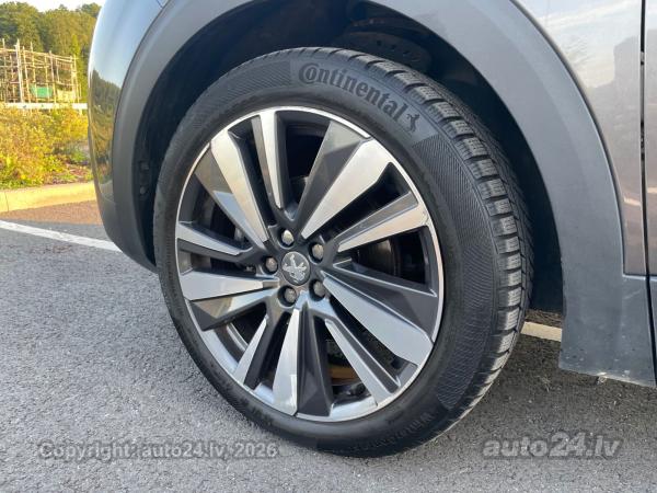 Grey Peugeot 5008 2019 in Tallinn, with an engine capacity of 1.20 L and mileage of 207 thousand km for 14900 €, photo 10 on AUTOMOTO.COM.LV