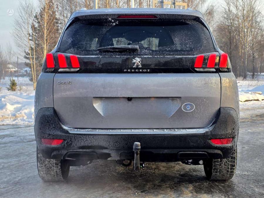 Grey Peugeot 5008 2020 in Taurage, with an engine capacity of 1.50 L and mileage of 221 thousand km for 10499 €, photo 6 on AUTOMOTO.COM.LV