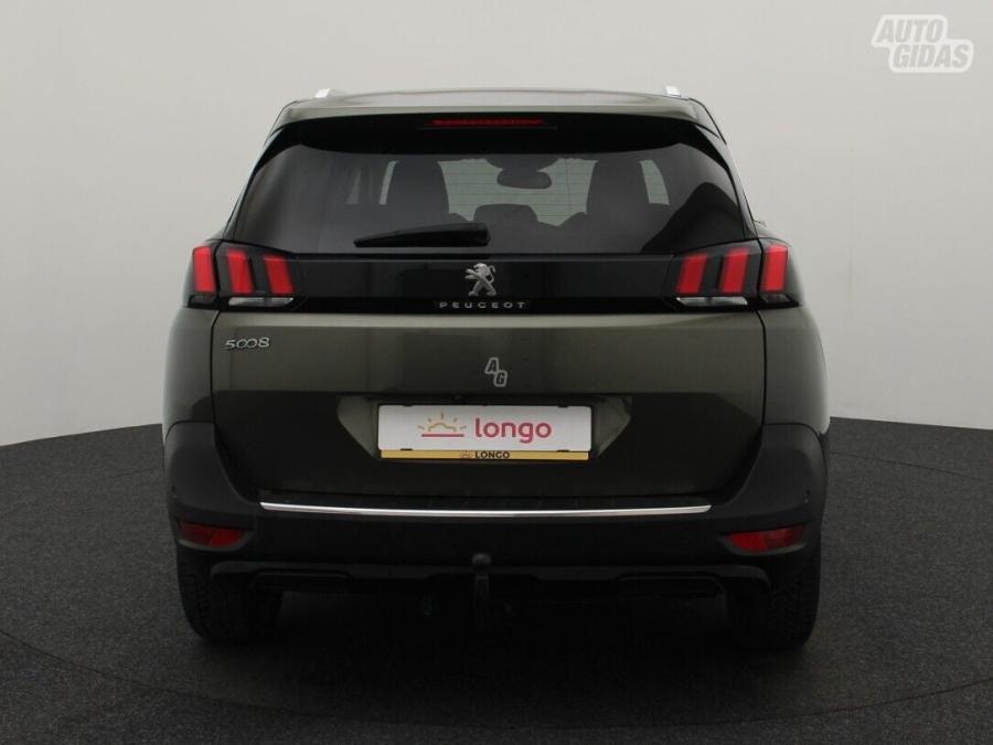 Grey Peugeot 5008 2020 in Vilnius, with an engine capacity of 1.20 L and mileage of 101 thousand km for 16799 €, photo 5 on AUTOMOTO.COM.LV