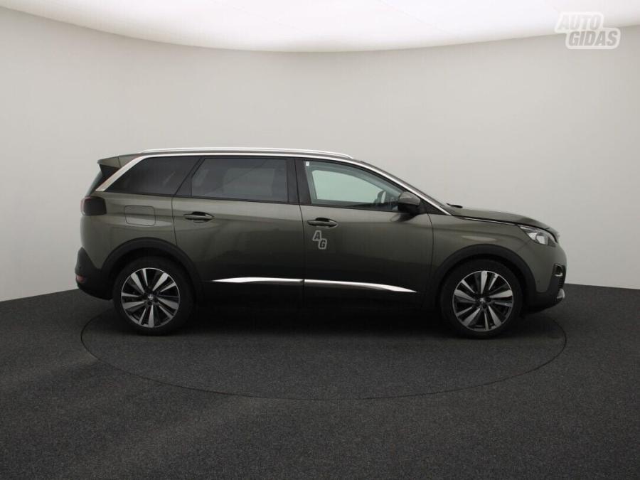 Grey Peugeot 5008 2020 in Vilnius, with an engine capacity of 1.20 L and mileage of 101 thousand km for 16799 €, photo 9 on AUTOMOTO.COM.LV