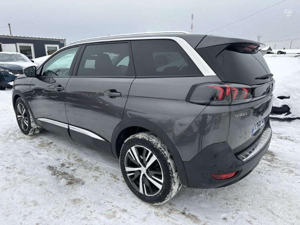Grey Peugeot 5008 2021 in Vilnius, with an engine capacity of 1.20 L and mileage of 132 thousand km for 14519 €, photo 6 on AUTOMOTO.COM.LV