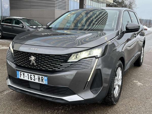 Grey Peugeot 5008 2021 in Vilnius, with an engine capacity of 1.20 L and mileage of 104 thousand km for 12584 €, photo 1 on AUTOMOTO.COM.LV