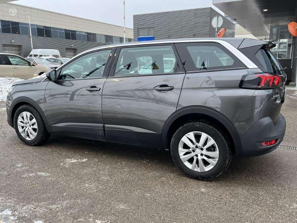 Grey Peugeot 5008 2021 in Vilnius, with an engine capacity of 1.20 L and mileage of 104 thousand km for 12584 €, photo 4 on AUTOMOTO.COM.LV