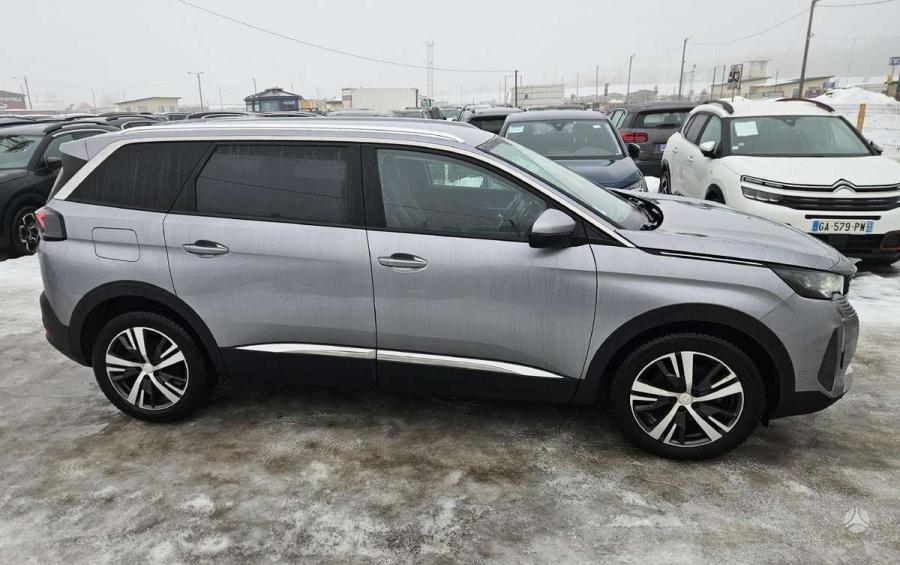 Pelēks Peugeot 5008 2021 Viļņa, ar dzinēja tilpumu 1.50 L un nobraukumu 184 tūkst. km par 15670 €, foto 4 vietnē AUTOMOTO.COM.LV
