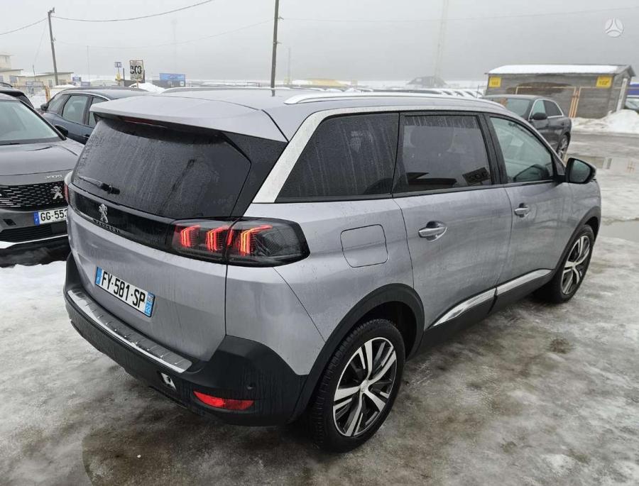 Pelēks Peugeot 5008 2021 Viļņa, ar dzinēja tilpumu 1.50 L un nobraukumu 184 tūkst. km par 15670 €, foto 5 vietnē AUTOMOTO.COM.LV