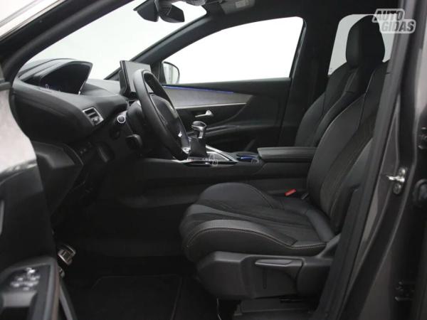 Grey Peugeot 5008 2021 in Vilnius, with an engine capacity of 1.20 L and mileage of 105 thousand km for 17199 €, photo 4 on AUTOMOTO.COM.LV