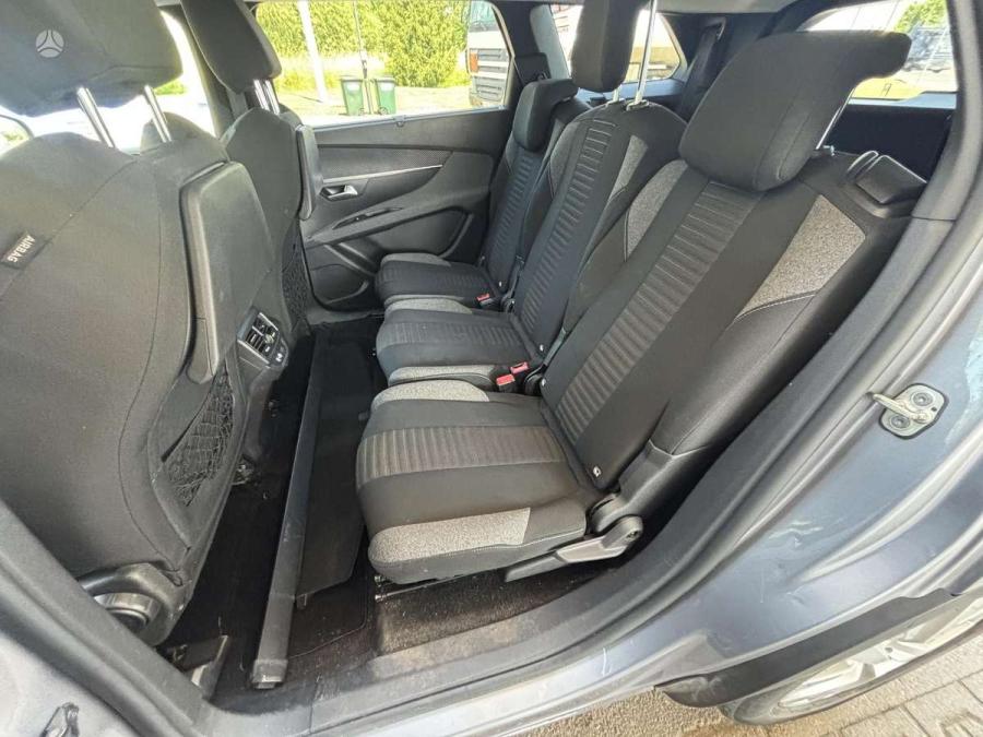 Grey Peugeot 5008 2021 in Taurage, with an engine capacity of 1.50 L and mileage of 188 thousand km for 12700 €, photo 16 on AUTOMOTO.COM.LV