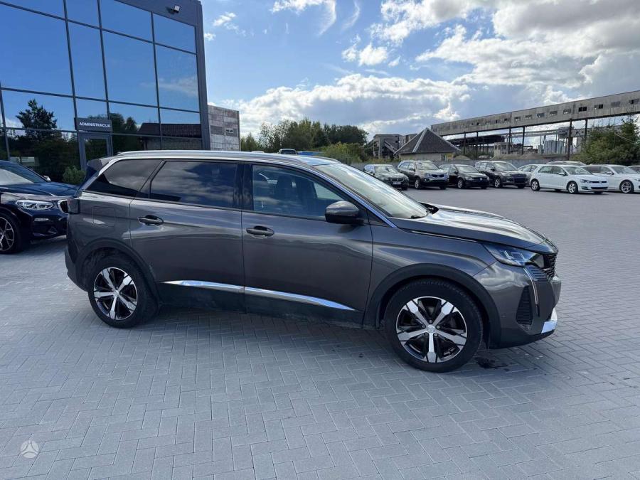 Grey Peugeot 5008 2021 in Telschi, with an engine capacity of 1.50 L and mileage of 178 thousand km for 14700 €, photo 9 on AUTOMOTO.COM.LV