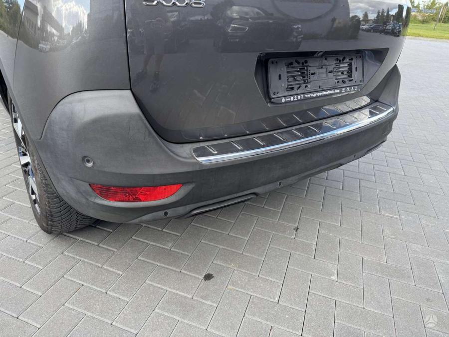 Grey Peugeot 5008 2021 in Telschi, with an engine capacity of 1.50 L and mileage of 178 thousand km for 14700 €, photo 19 on AUTOMOTO.COM.LV