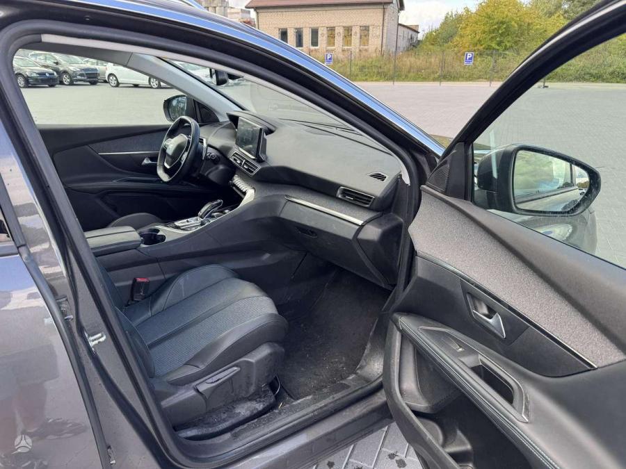 Grey Peugeot 5008 2021 in Telschi, with an engine capacity of 1.50 L and mileage of 178 thousand km for 14700 €, photo 28 on AUTOMOTO.COM.LV
