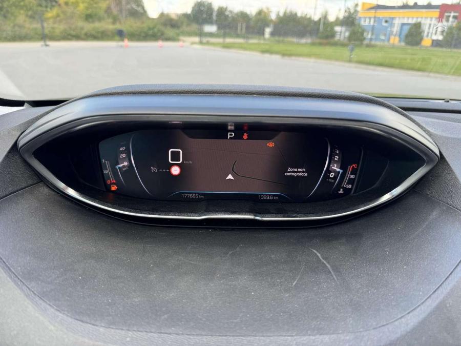 Grey Peugeot 5008 2021 in Telschi, with an engine capacity of 1.50 L and mileage of 178 thousand km for 14700 €, photo 31 on AUTOMOTO.COM.LV