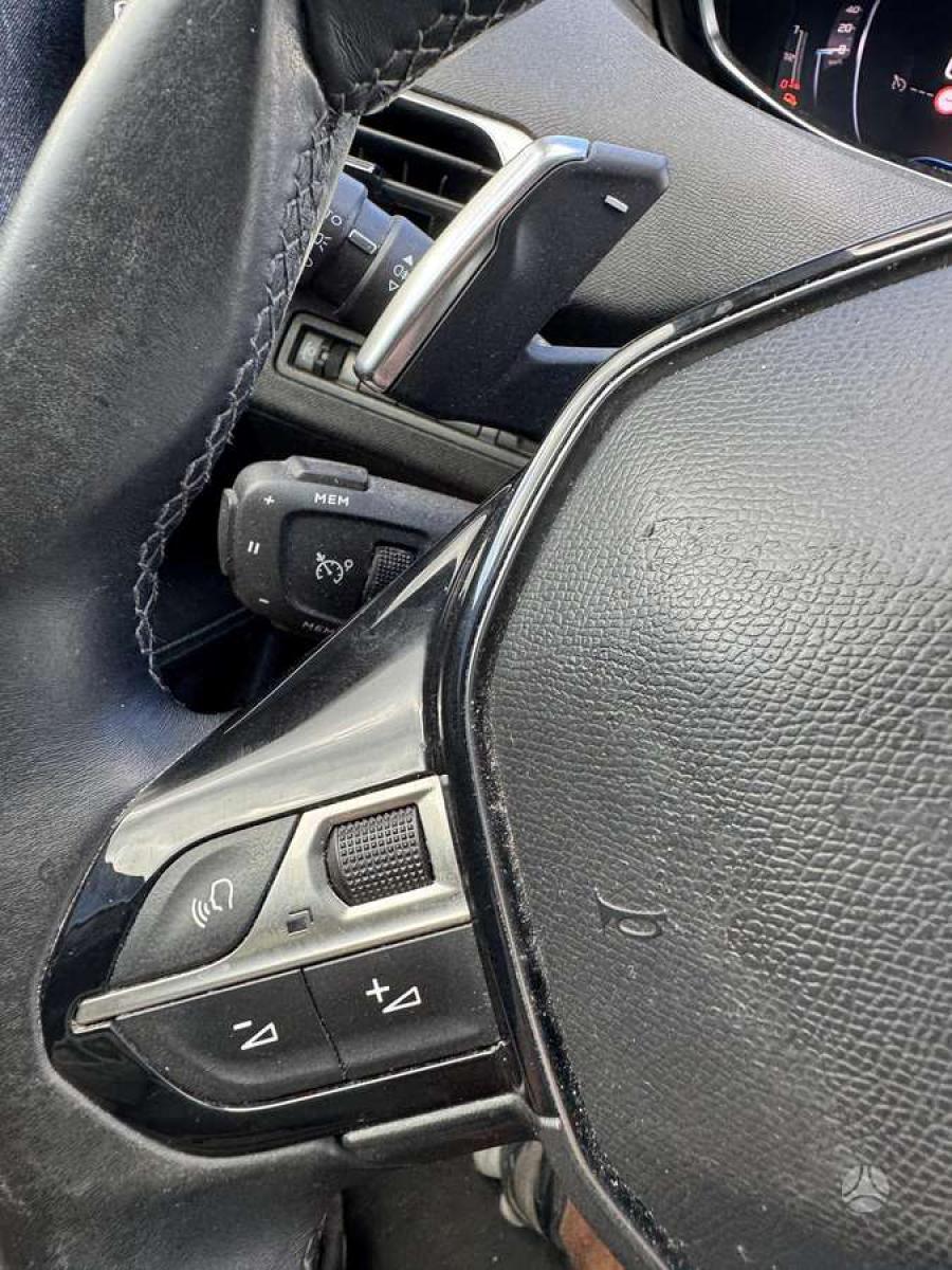 Grey Peugeot 5008 2021 in Telschi, with an engine capacity of 1.50 L and mileage of 178 thousand km for 14700 €, photo 40 on AUTOMOTO.COM.LV