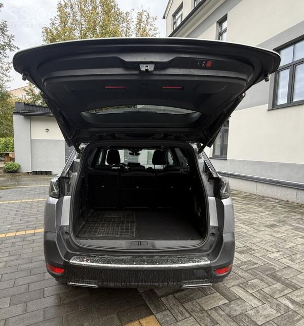 Grey Peugeot 5008 2021 in Riga, with an engine capacity of 1.60 L and mileage of 81 thousand km for 23500 €, photo 10 on AUTOMOTO.COM.LV
