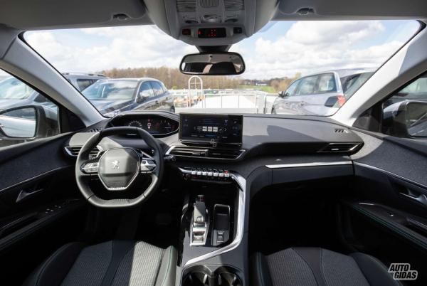 Grey Peugeot 5008 2022 in Kaunas, with an engine capacity of 2.00 L and mileage of 63 thousand km for 30625 €, photo 6 on AUTOMOTO.COM.LV