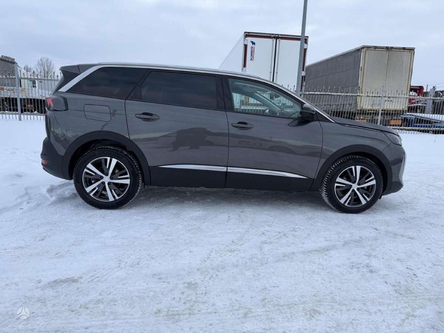 Grey Peugeot 5008 2022 in Marijampole, with an engine capacity of 1.20 L and mileage of 132 thousand km for 17182 €, photo 8 on AUTOMOTO.COM.LV