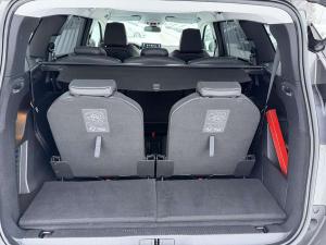 Grey Peugeot 5008 2022 in Marijampole, with an engine capacity of 1.20 L and mileage of 132 thousand km for 17182 €, photo 28 on AUTOMOTO.COM.LV