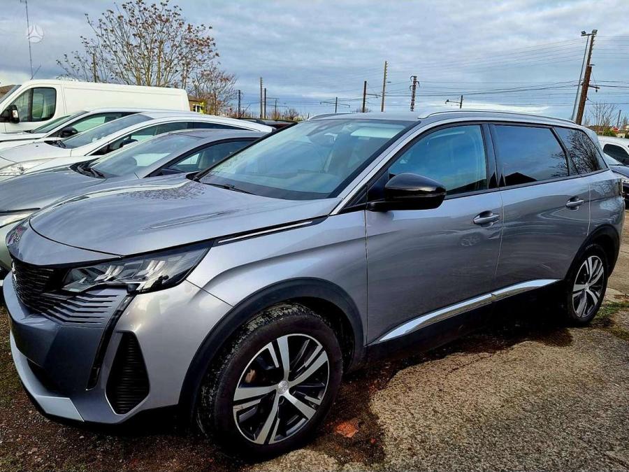 Grey Peugeot 5008 2022 in Taurage, with an engine capacity of 1.50 L and mileage of 158 thousand km for 15700 €, photo 1 on AUTOMOTO.COM.LV