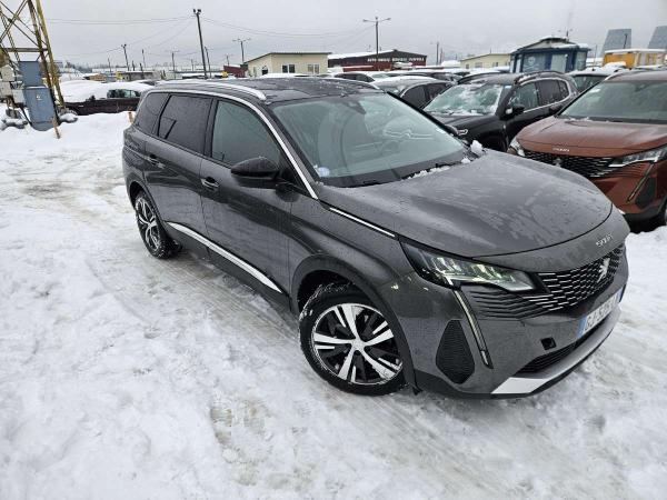 Grey Peugeot 5008 2022 in Vilnius, with an engine capacity of 1.20 L and mileage of 161 thousand km for 15972 €, photo 1 on AUTOMOTO.COM.LV