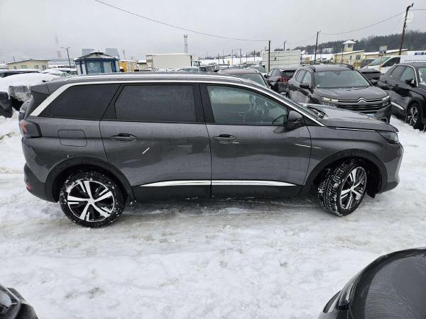 Grey Peugeot 5008 2022 in Vilnius, with an engine capacity of 1.20 L and mileage of 161 thousand km for 15972 €, photo 4 on AUTOMOTO.COM.LV