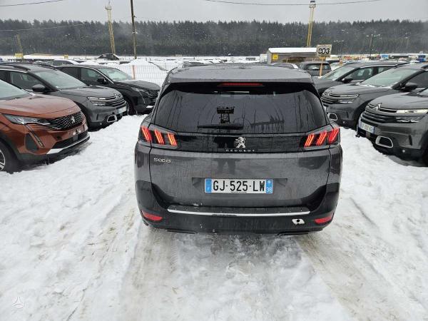 Grey Peugeot 5008 2022 in Vilnius, with an engine capacity of 1.20 L and mileage of 161 thousand km for 15972 €, photo 6 on AUTOMOTO.COM.LV