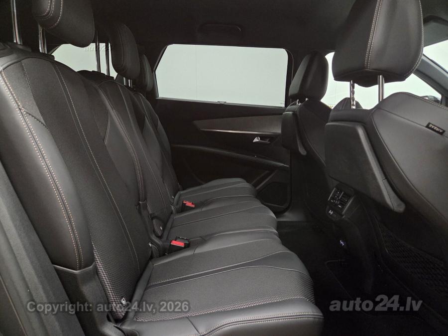 Grey Peugeot 5008 2022 in Tallinn, with an engine capacity of 1.50 L and mileage of 61 thousand km for 24900 €, photo 21 on AUTOMOTO.COM.LV
