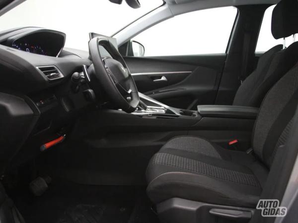 Grey Peugeot 5008 2022 in Vilnius, with an engine capacity of 1.20 L and mileage of 196 thousand km for 15199 €, photo 4 on AUTOMOTO.COM.LV
