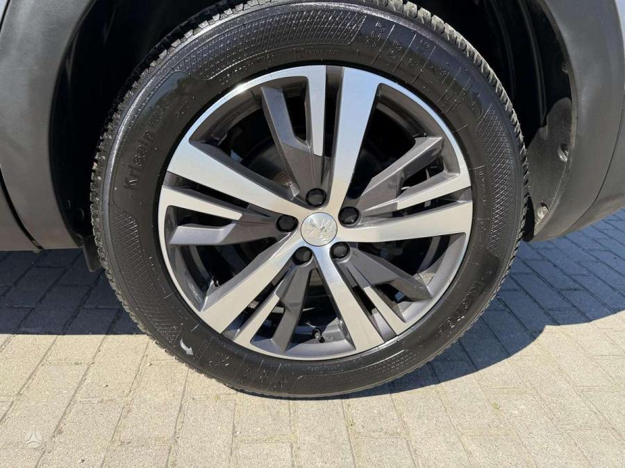Pelēks Peugeot 5008 2022 Marijampole, ar dzinēja tilpumu 1.20 L un nobraukumu 111 tūkst. km par 16577 €, foto 18 vietnē AUTOMOTO.COM.LV