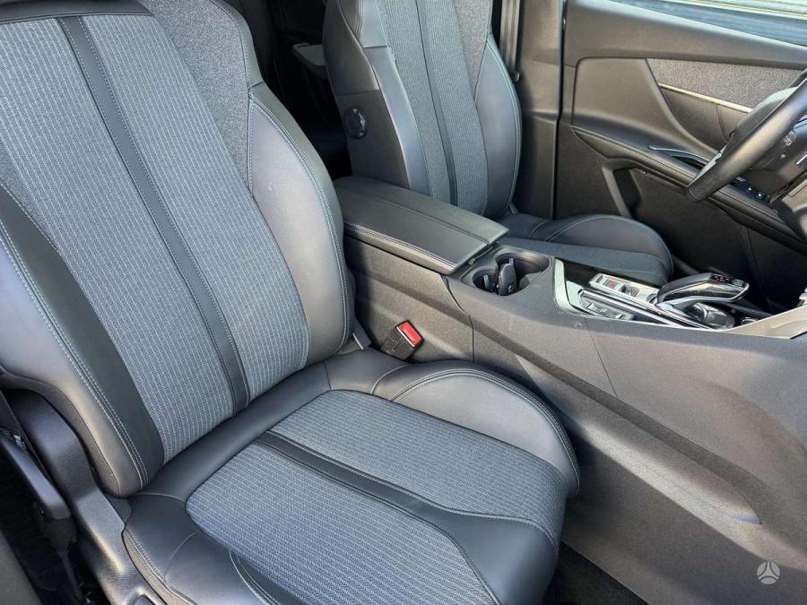 Pelēks Peugeot 5008 2022 Marijampole, ar dzinēja tilpumu 1.20 L un nobraukumu 111 tūkst. km par 16577 €, foto 25 vietnē AUTOMOTO.COM.LV