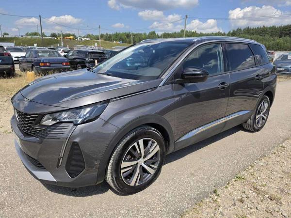 Grey Peugeot 5008 2022 in Vilnius, with an engine capacity of 1.50 L and mileage of 146 thousand km for 17424 €, photo 1 on AUTOMOTO.COM.LV