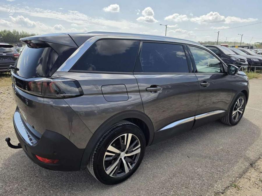 Grey Peugeot 5008 2022 in Vilnius, with an engine capacity of 1.50 L and mileage of 146 thousand km for 17424 €, photo 7 on AUTOMOTO.COM.LV