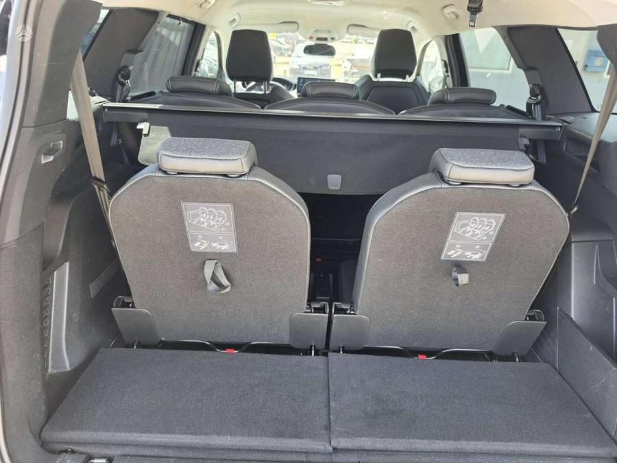 Grey Peugeot 5008 2022 in Vilnius, with an engine capacity of 1.50 L and mileage of 146 thousand km for 17424 €, photo 12 on AUTOMOTO.COM.LV