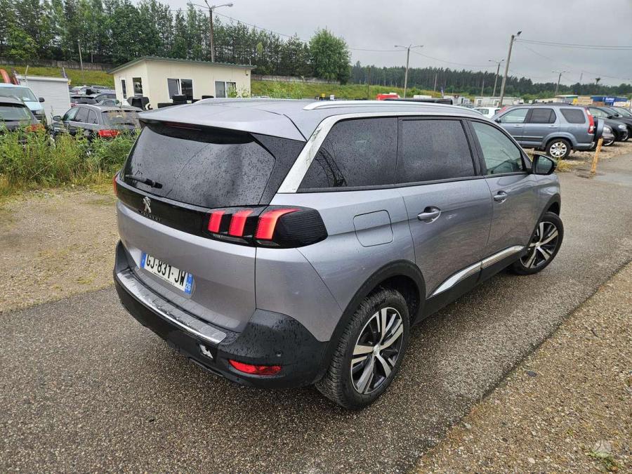 Pelēks Peugeot 5008 2022 Viļņa, ar dzinēja tilpumu 1.20 L un nobraukumu 149 tūkst. km par 15246 €, foto 6 vietnē AUTOMOTO.COM.LV