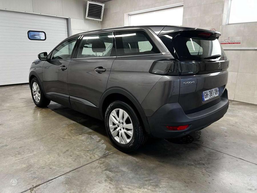 Grey Peugeot 5008 2022 in Marijampole, with an engine capacity of 1.20 L and mileage of 180 thousand km for 14036 €, photo 5 on AUTOMOTO.COM.LV