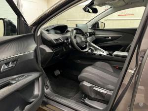 Grey Peugeot 5008 2022 in Marijampole, with an engine capacity of 1.20 L and mileage of 180 thousand km for 14036 €, photo 8 on AUTOMOTO.COM.LV