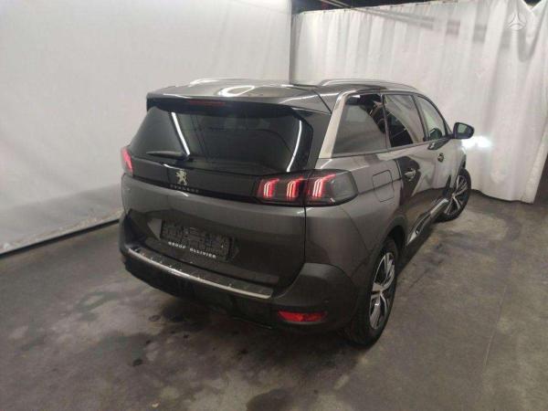 Grey Peugeot 5008 2022 in Vilnius, with an engine capacity of 1.50 L and mileage of 82 thousand km for 21770 €, photo 3 on AUTOMOTO.COM.LV
