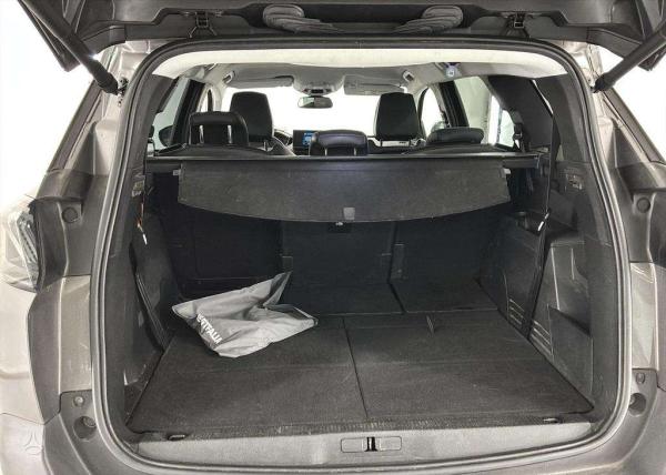 Grey Peugeot 5008 2022 in Vilnius, with an engine capacity of 1.50 L and mileage of 100 thousand km for 21660 €, photo 11 on AUTOMOTO.COM.LV