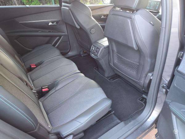 Pelēks Peugeot 5008 2022 Kalvarija, ar dzinēja tilpumu 1.50 L un nobraukumu 118 tūkst. km par 17969 €, foto 11 vietnē AUTOMOTO.COM.LV