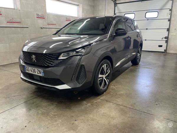 Grey Peugeot 5008 2022 in Marijampole, with an engine capacity of 1.20 L and mileage of 131 thousand km for 16214 €, photo 1 on AUTOMOTO.COM.LV