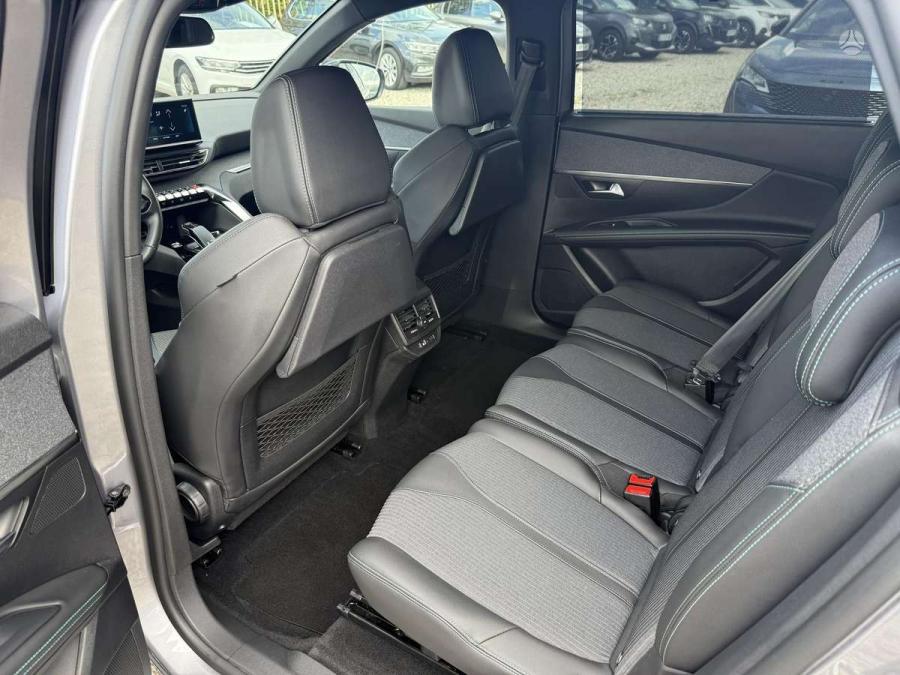 Pelēks Peugeot 5008 2023 Marijampole, ar dzinēja tilpumu 1.50 L un nobraukumu 163 tūkst. km par 18144 €, foto 24 vietnē AUTOMOTO.COM.LV