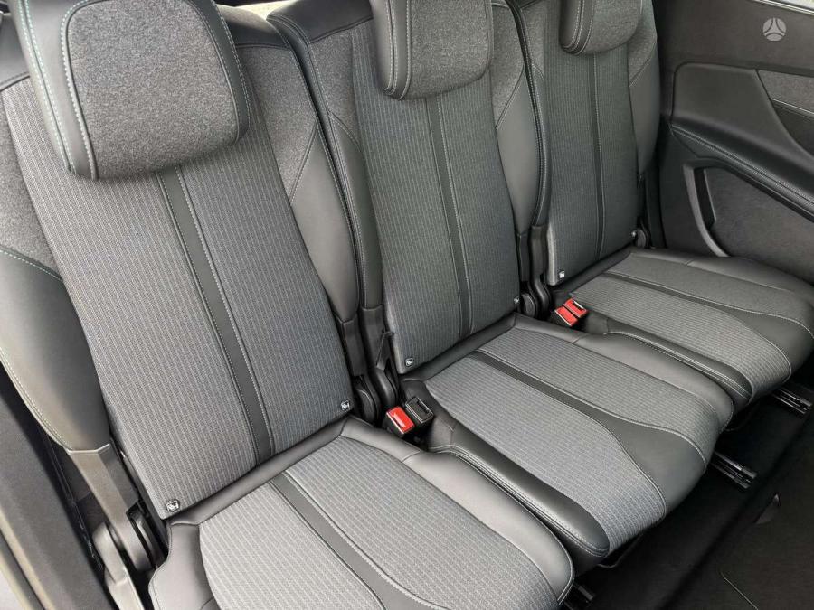 Pelēks Peugeot 5008 2023 Marijampole, ar dzinēja tilpumu 1.50 L un nobraukumu 163 tūkst. km par 18144 €, foto 31 vietnē AUTOMOTO.COM.LV